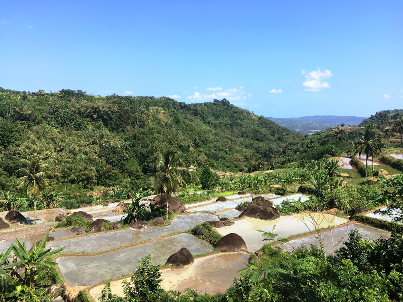 [Geopark Ciletuh] Dari Pantai Palangpang ke Curug Awang – Made Wahyuni