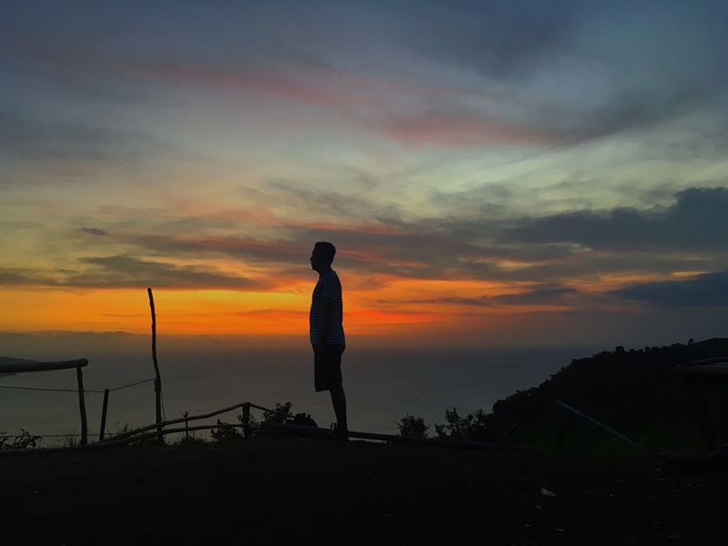 [Geopark Ciletuh] Perjuangan ke Puncak Darma – Made Wahyuni